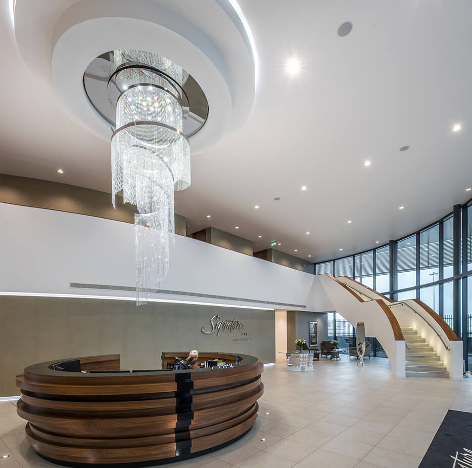 Signature ELITE Class - VIP Airline Transfers at London-Luton Airport